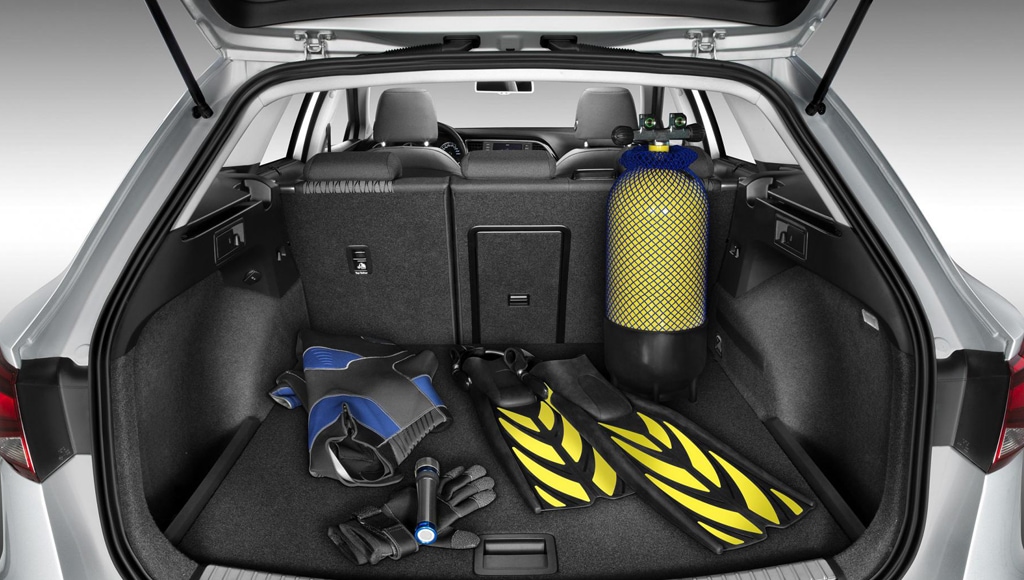 Seat Leon Station Wagon Noleggio Lungo Termine | Romano BNLT.
